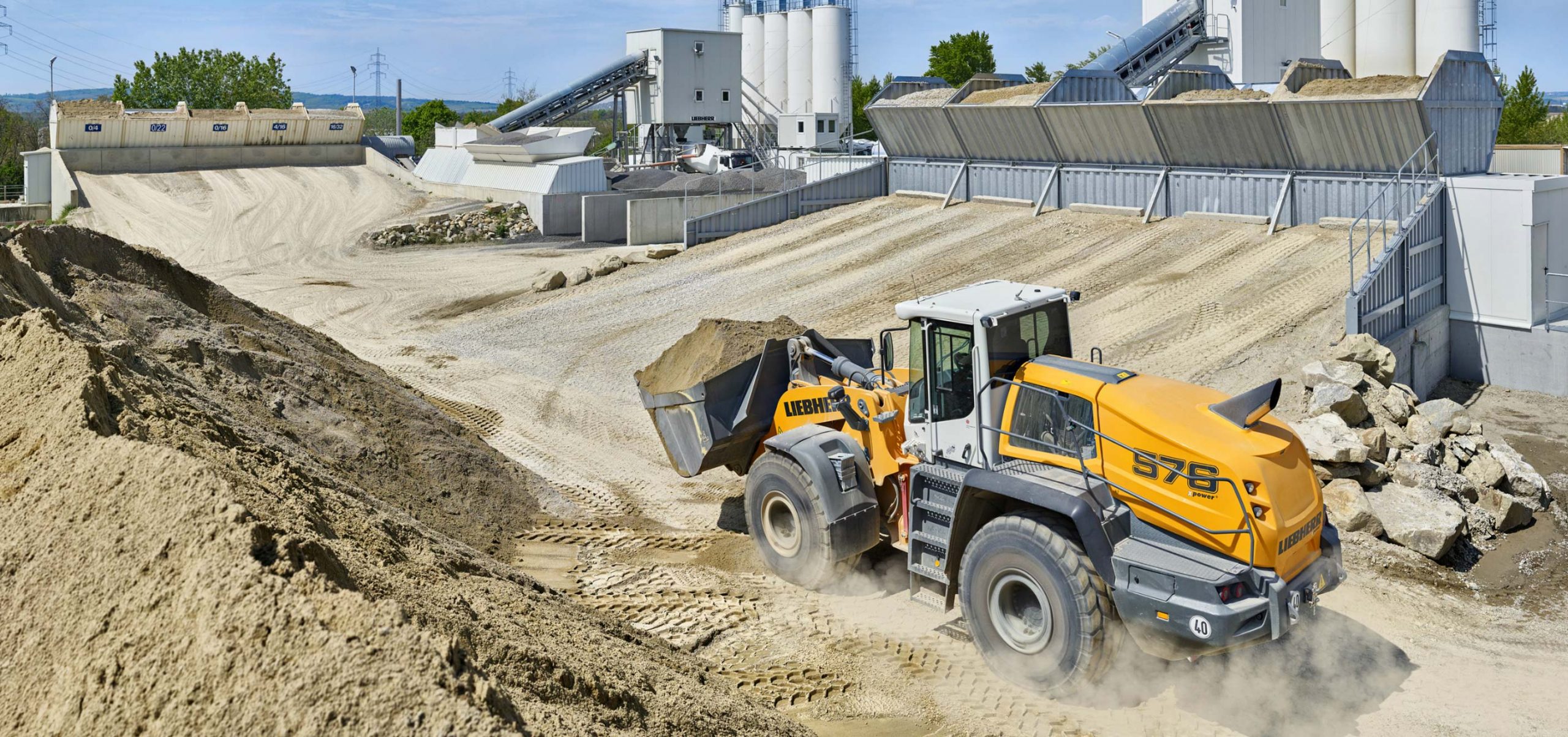 R 966 - Liebherr Rental